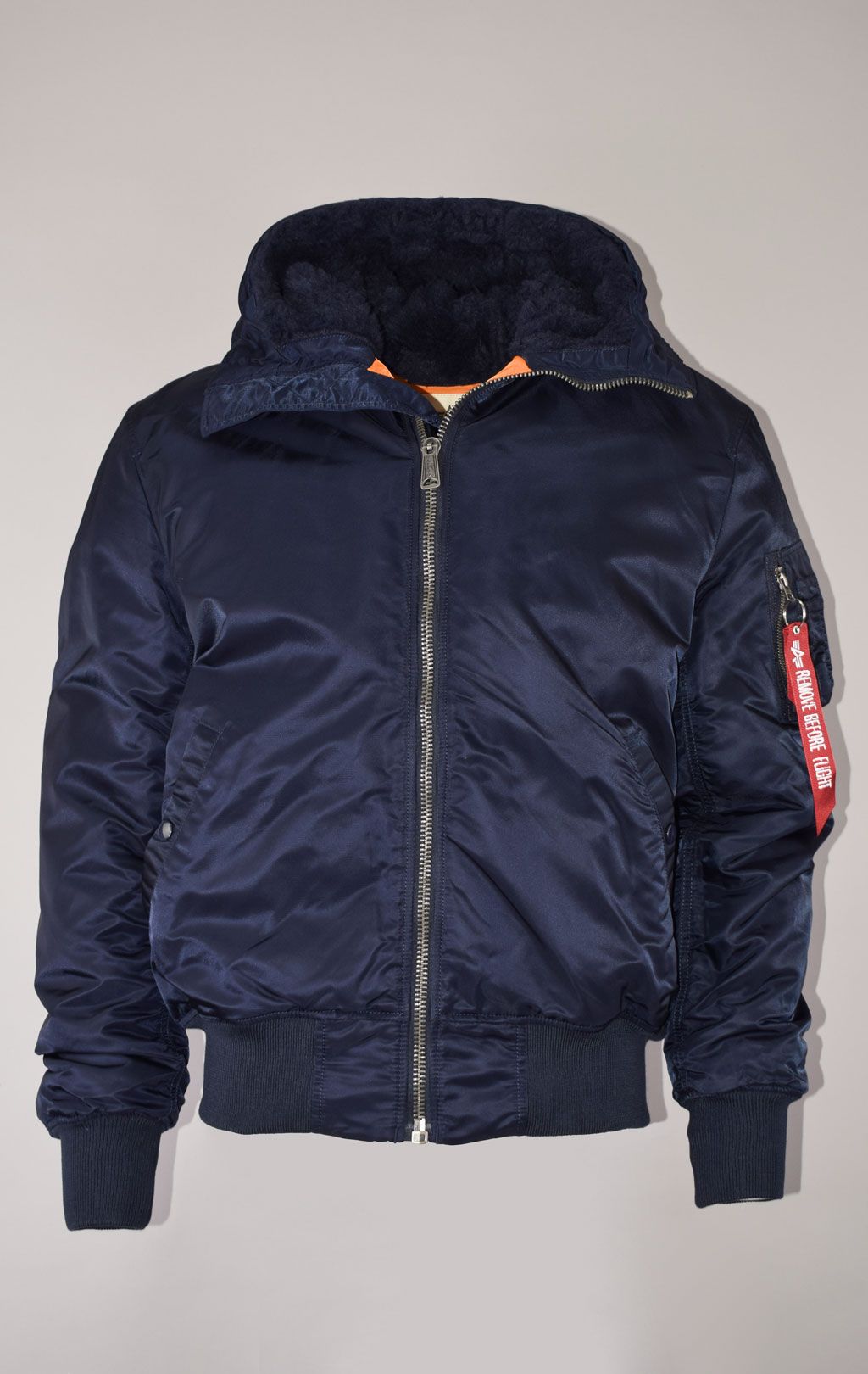 Бомберы Alpha Industries в Москве, купить мужские куртки Alpha Industries